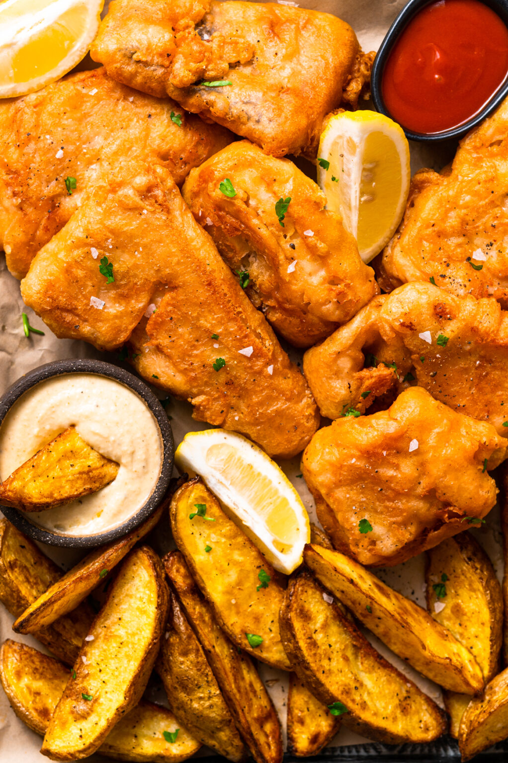 Μπακαλιάρος με Τραγανή Κρούστα, Dip Σκορδαλιά & Πατάτες Φούρνου